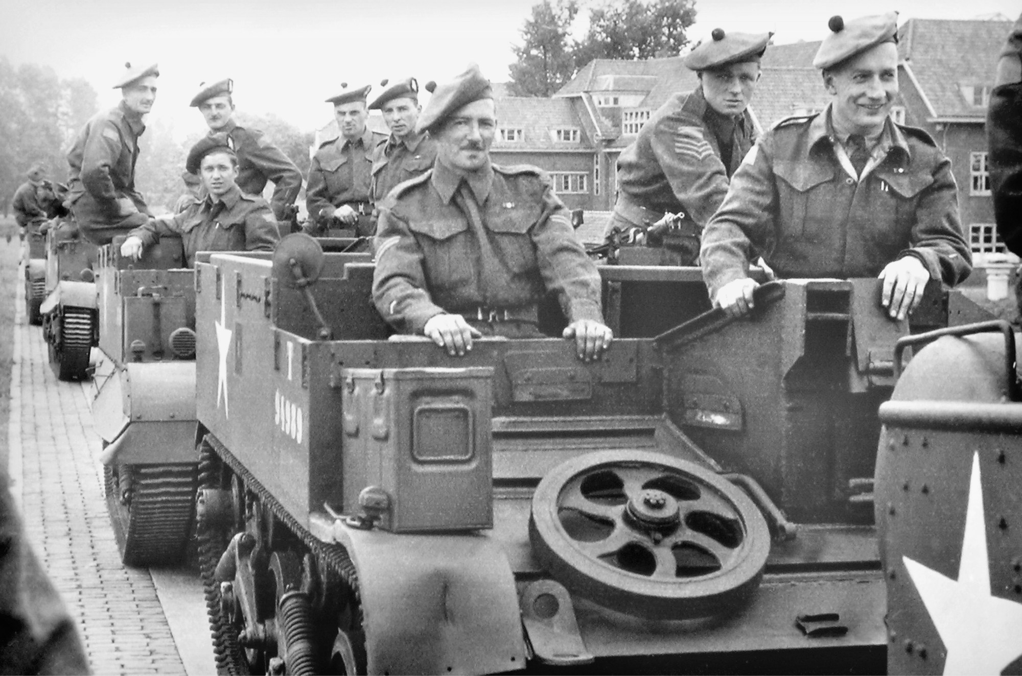 The T16 Universal Carrier in Canadian Service – Canadian Arms and Armour